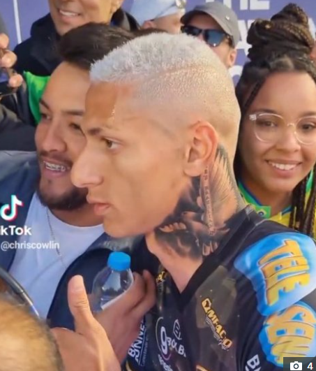 셰릴 콜 목 문신