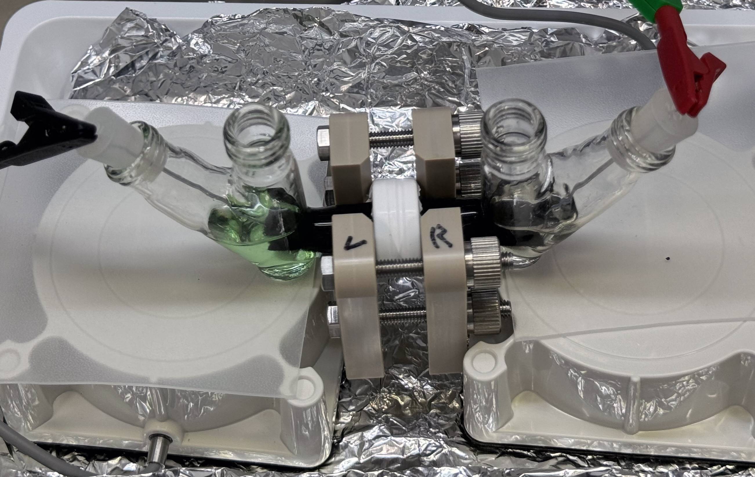 世界初、ウラン蓄電池を開発。でもお前らには…。原子力機構 [896590257]