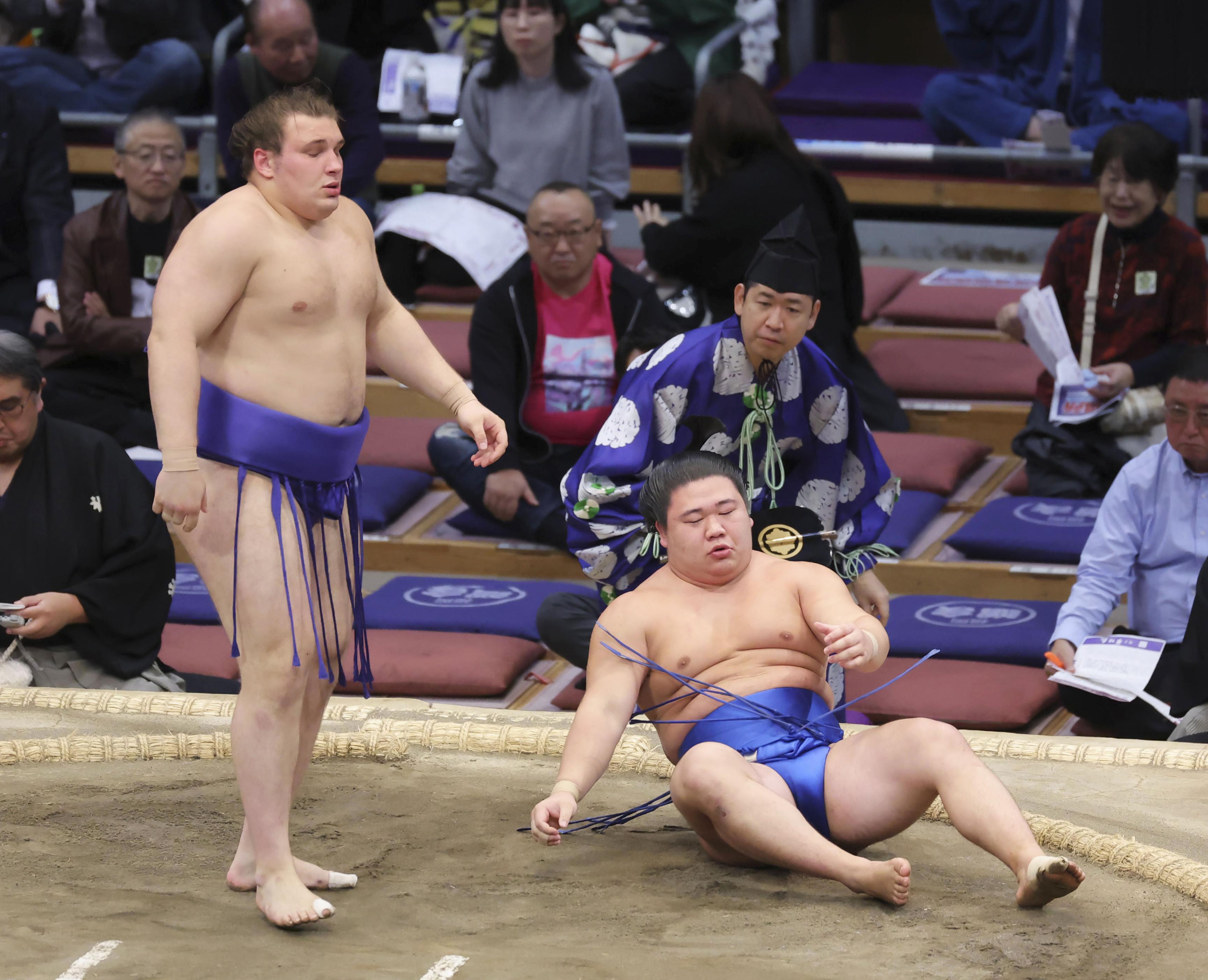 Kyushu 2024 day 12 pics overview - Honbasho Talk - Sumo Forum